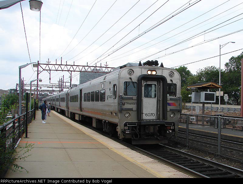 NJT 6070 Comet V cab car